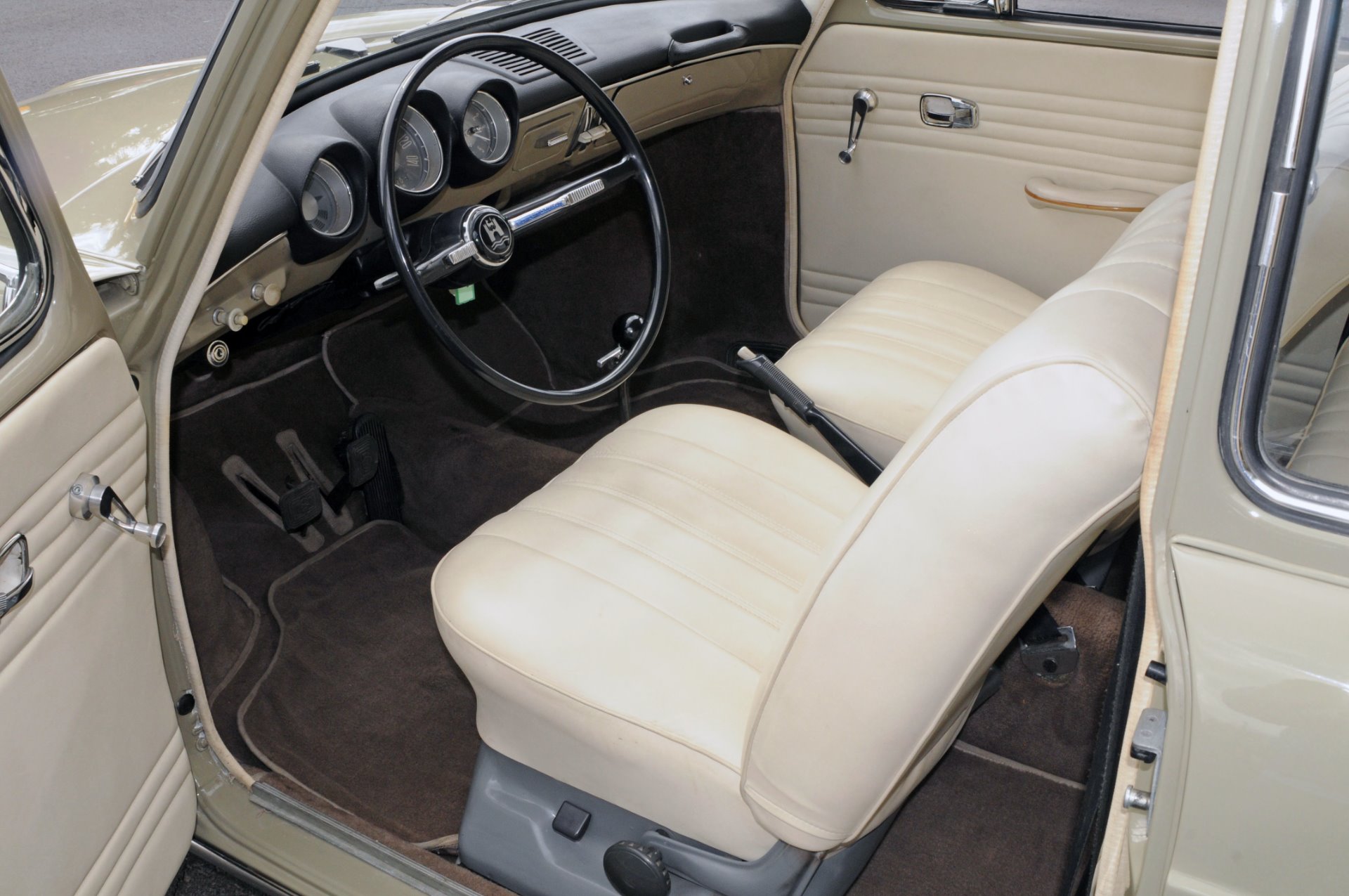 Vw Fastback Interior